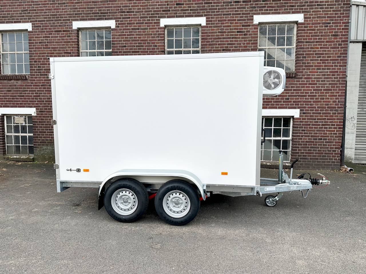 Hapert Kühlanhänger Sapphire L-2 Cool 300x154x180cm 2700kg | +2° C bis +10° C | Anhänger-Zentrum ...